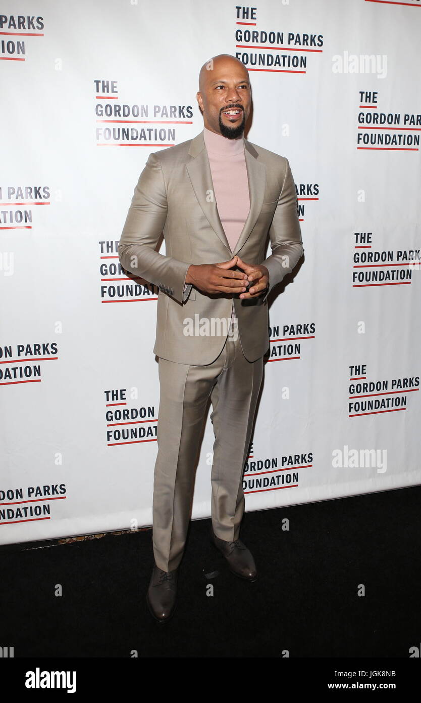 The Gordon Parks Foundation honors Congressman John Lewis, Mavis ...