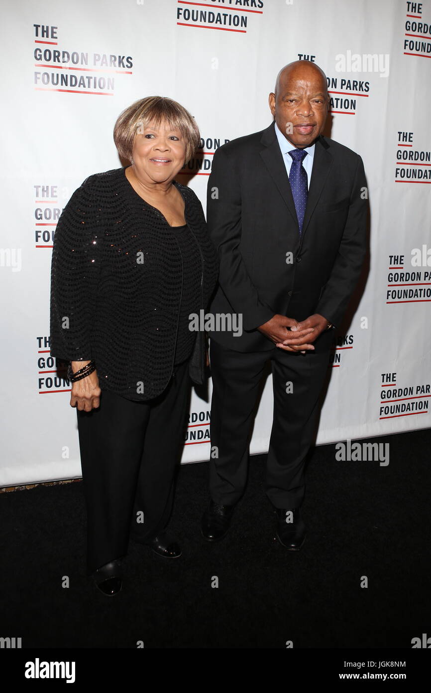 The Gordon Parks Foundation honors Congressman John Lewis, Mavis ...