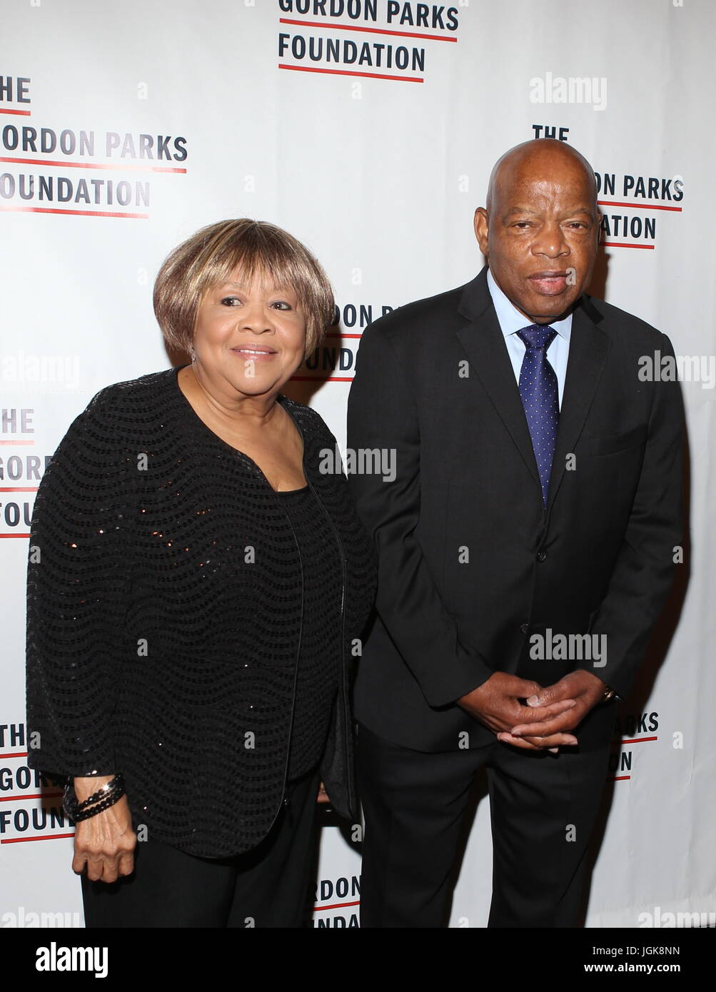 Mavis e hi-res stock photography and images - Alamy