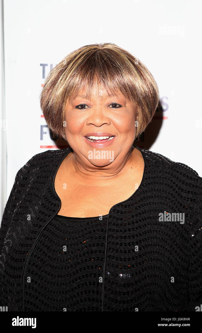 The Gordon Parks Foundation honors Congressman John Lewis, Mavis ...