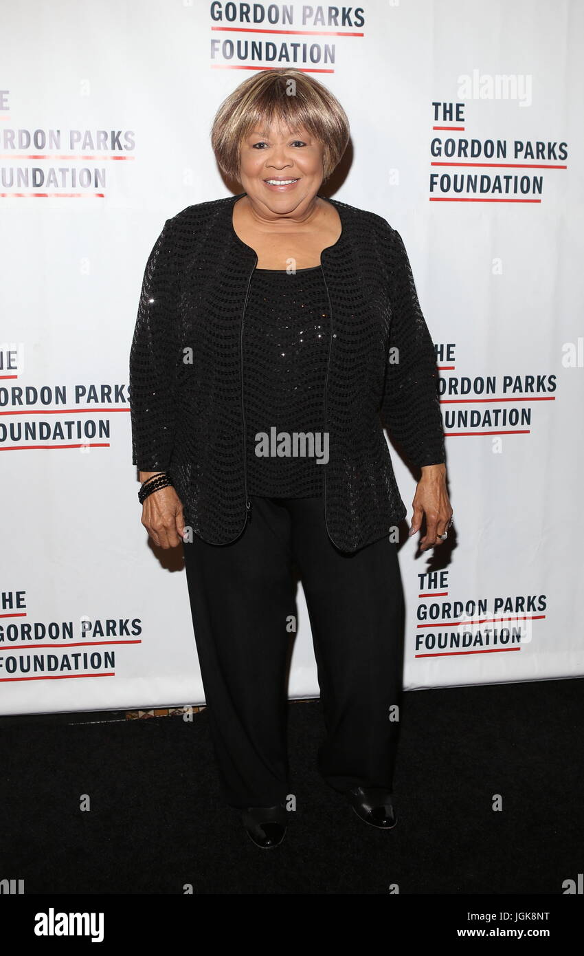 The Gordon Parks Foundation honors Congressman John Lewis, Mavis ...