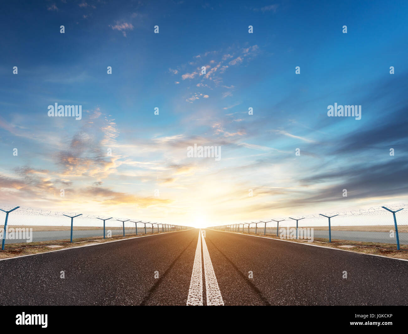 Airplane road hi-res stock photography and images - Alamy