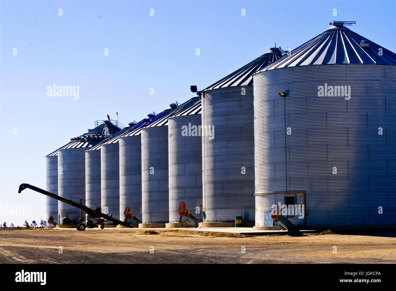 Steel grain silos hi-res stock photography and images - Alamy