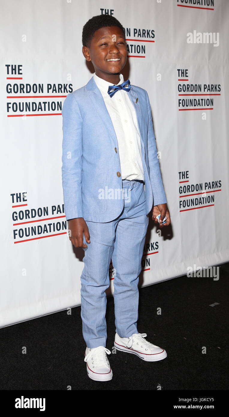 The Gordon Parks Foundation honors Congressman John Lewis, Mavis ...