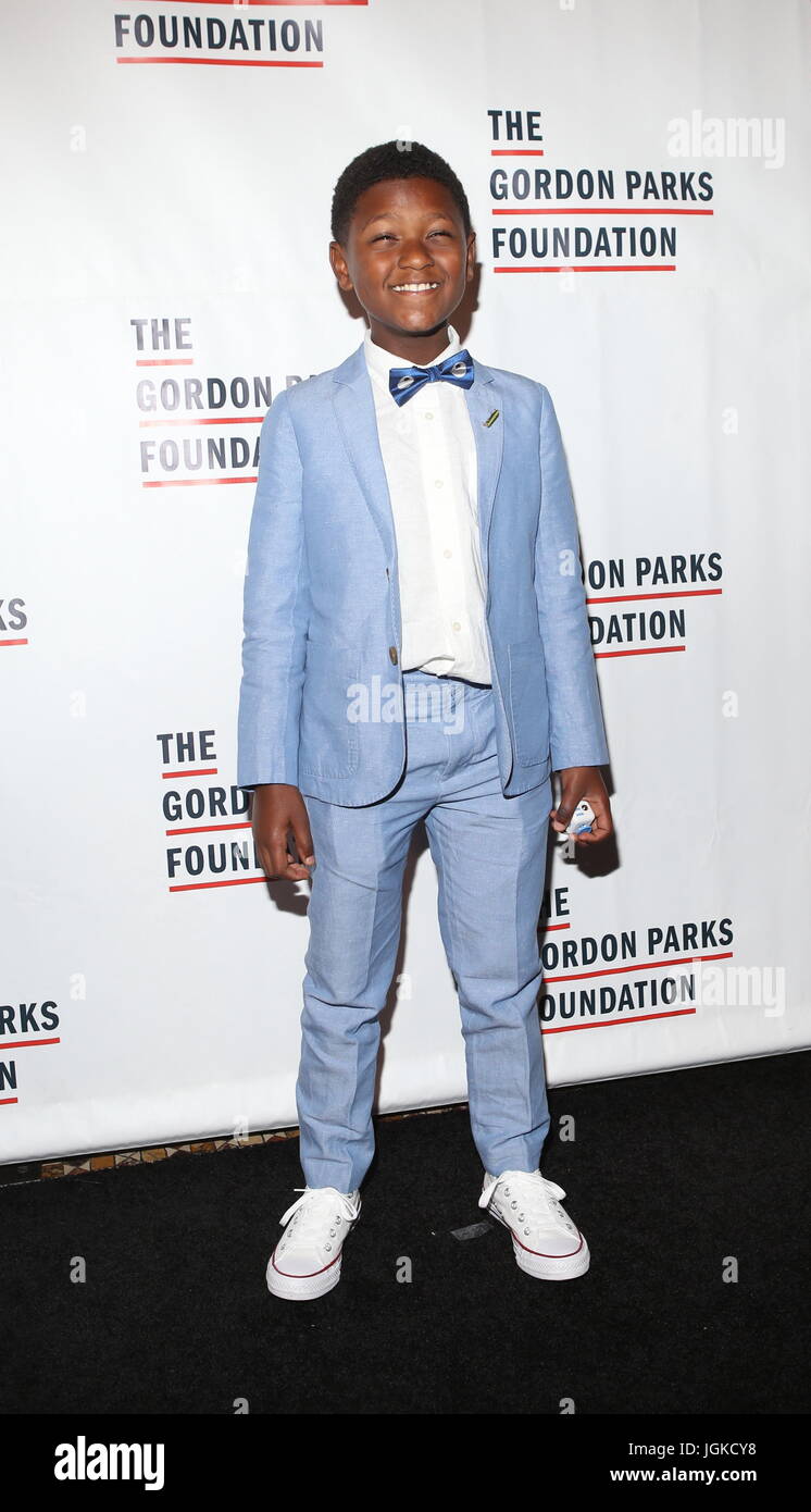 The Gordon Parks Foundation honors Congressman John Lewis, Mavis ...