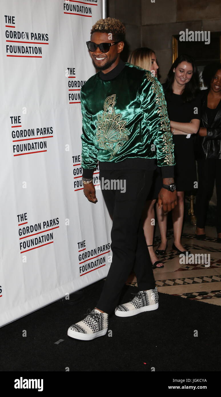 The Gordon Parks Foundation honors Congressman John Lewis, Mavis ...