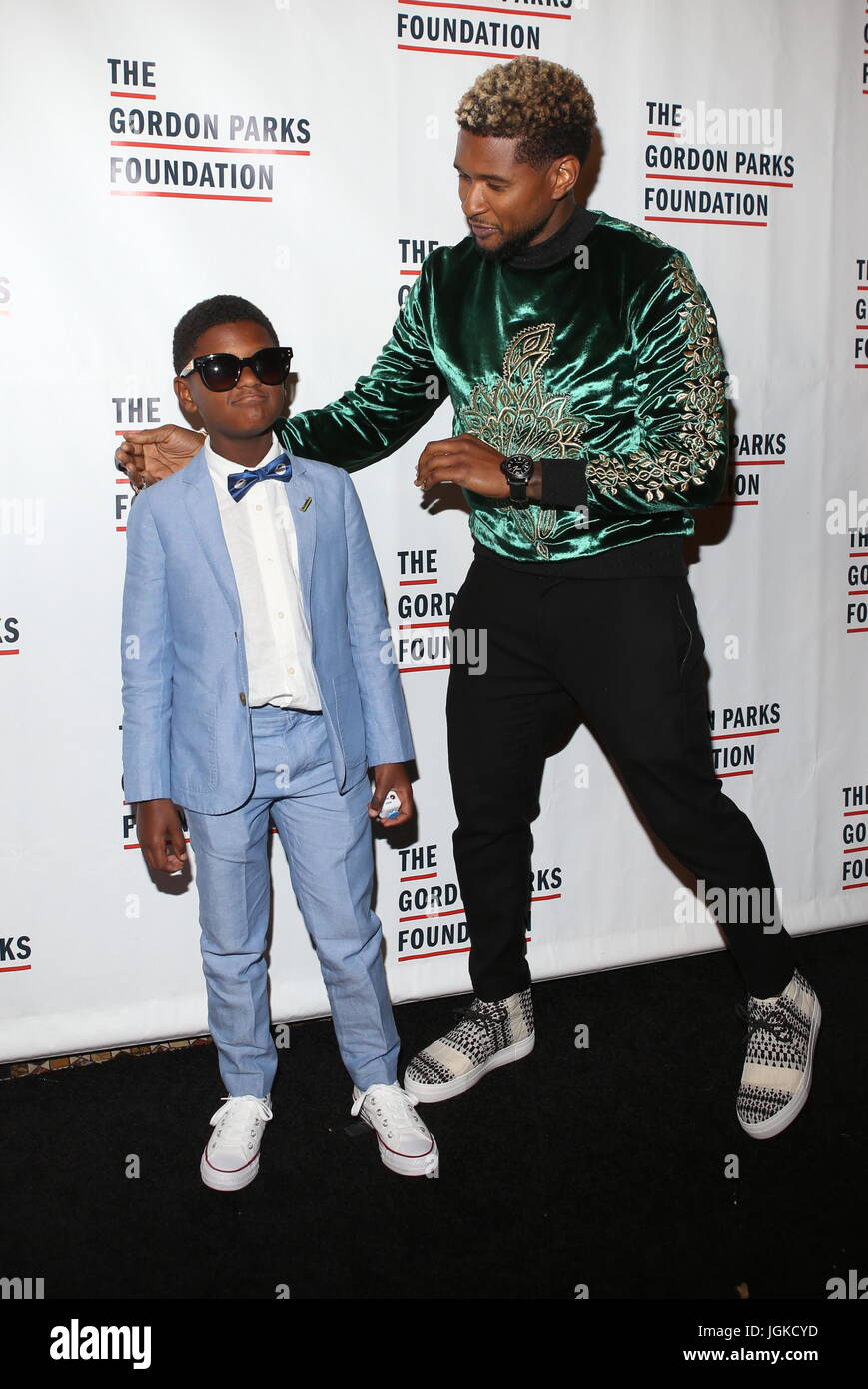 The Gordon Parks Foundation honors Congressman John Lewis, Mavis ...