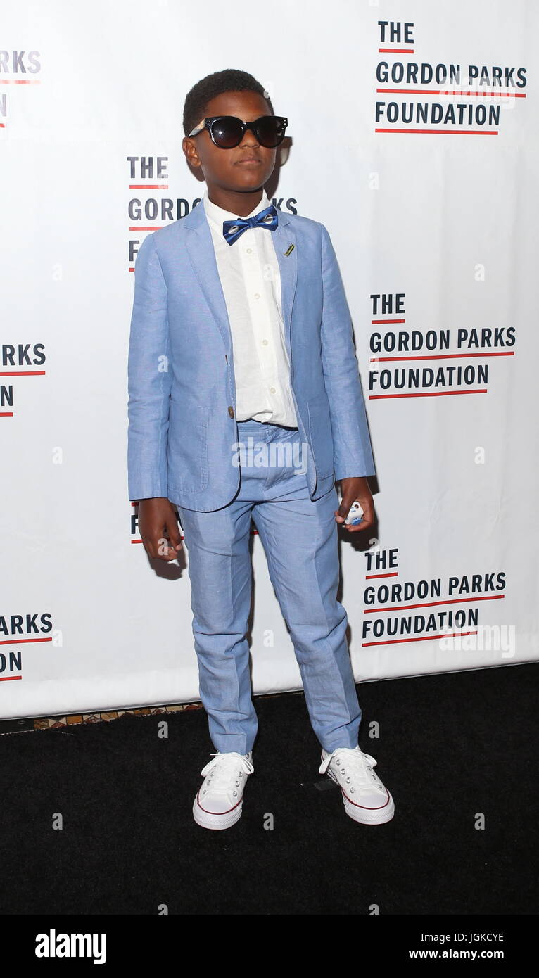 The Gordon Parks Foundation honors Congressman John Lewis, Mavis ...