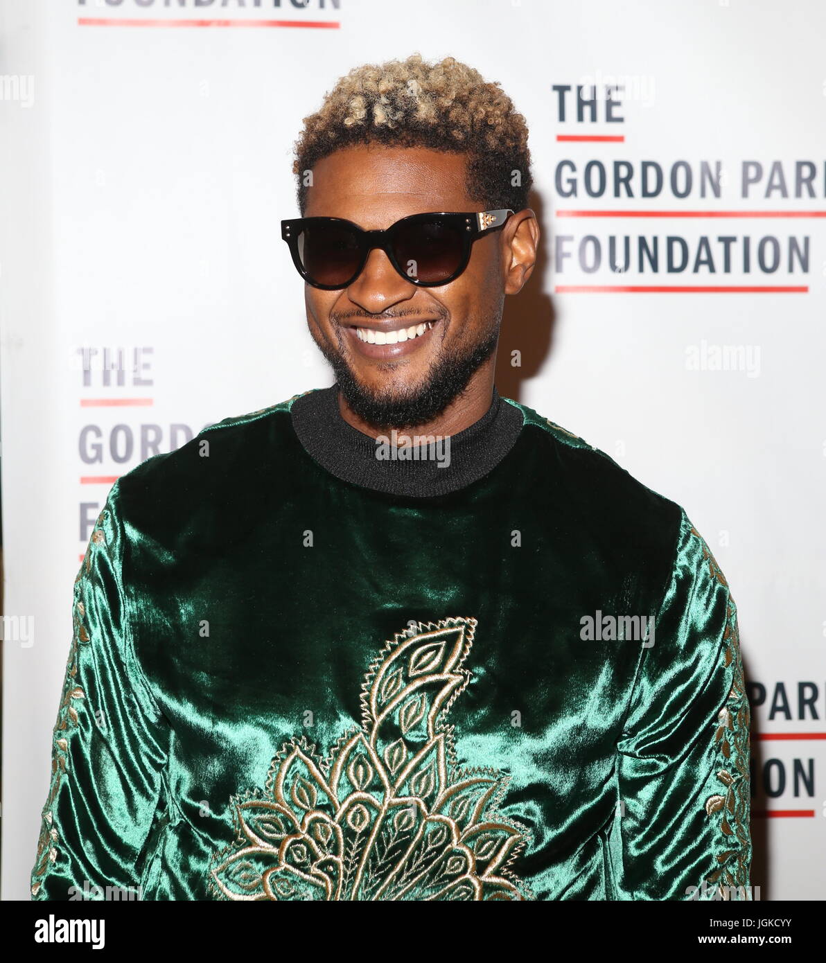 The Gordon Parks Foundation honors Congressman John Lewis, Mavis ...