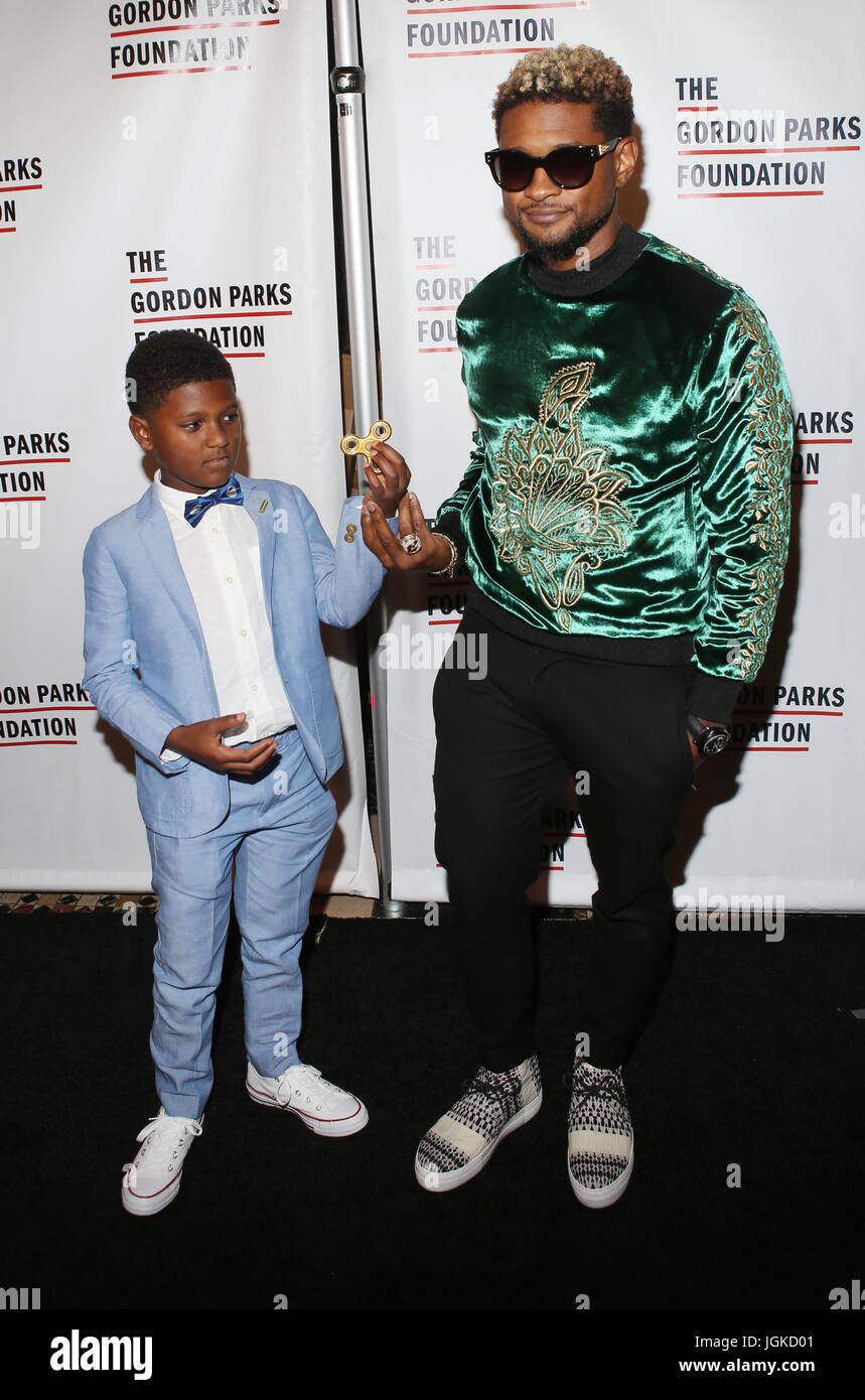 The Gordon Parks Foundation honors Congressman John Lewis, Mavis ...