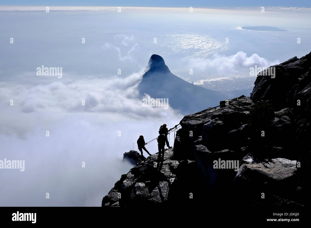 Abseiling down table mountain hi-res stock photography and images - Alamy