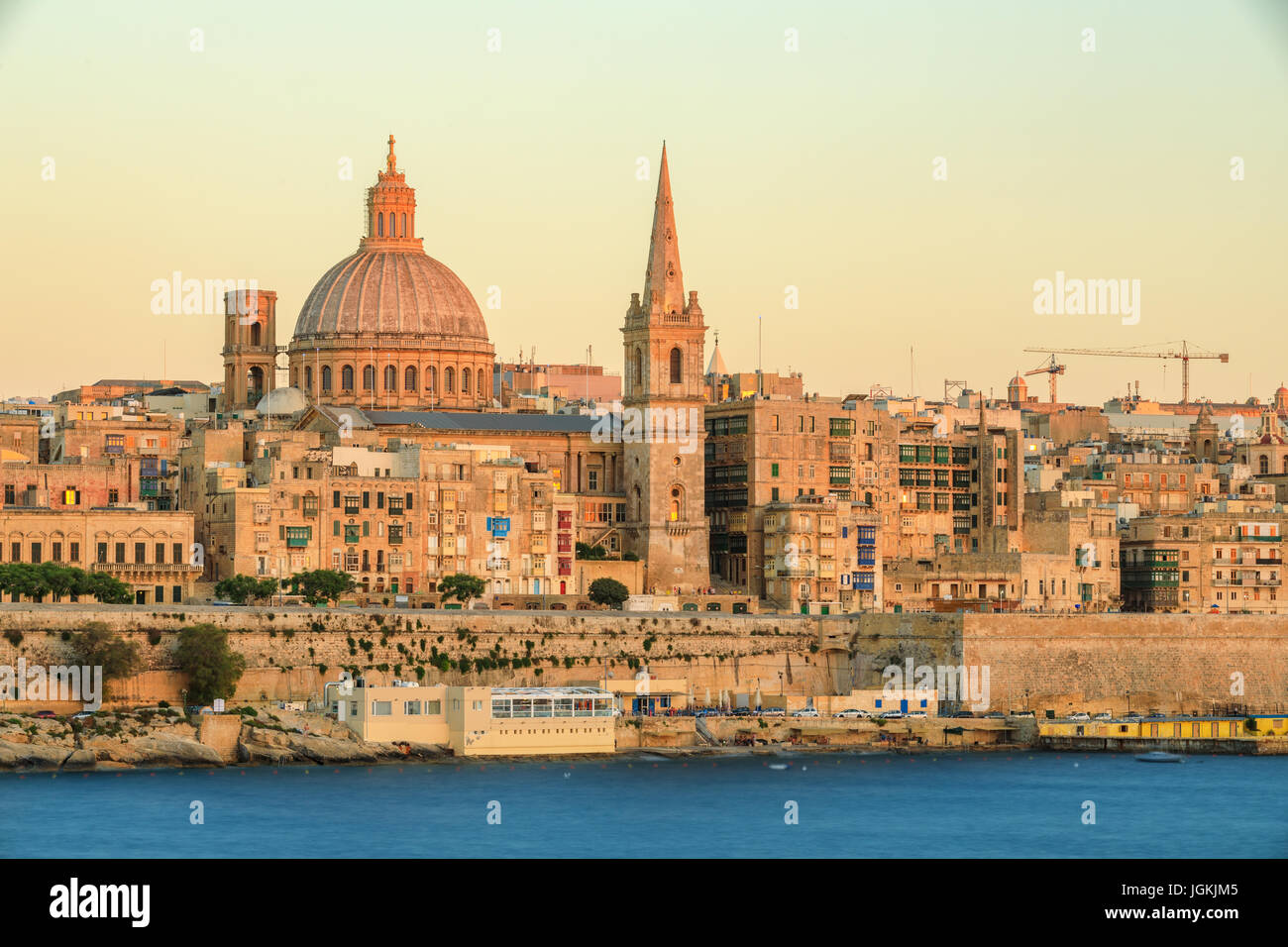 Valetta skyline hi-res stock photography and images - Alamy