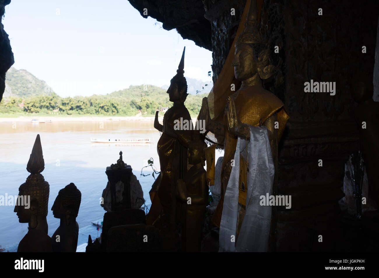 Lao cave temple hi-res stock photography and images - Alamy