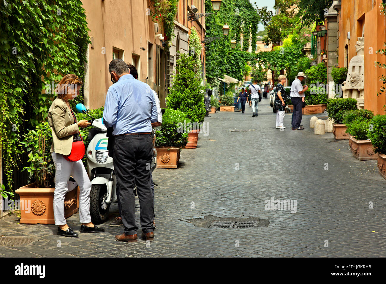 Via Margutta (known by many as the "Artists' street), between Piazza di ...
