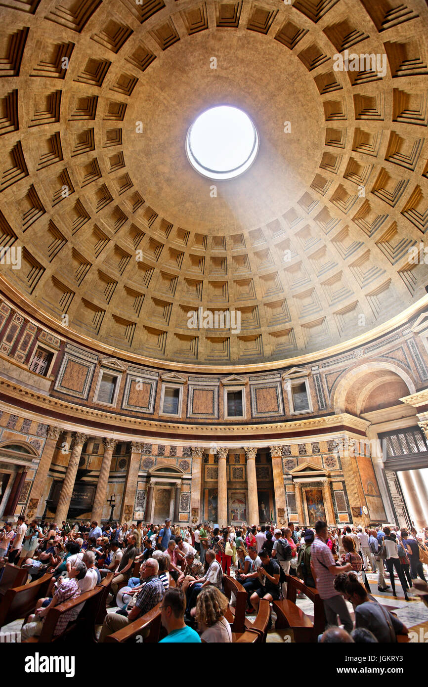 Dome pantheon interior roman temple hi-res stock photography and images ...