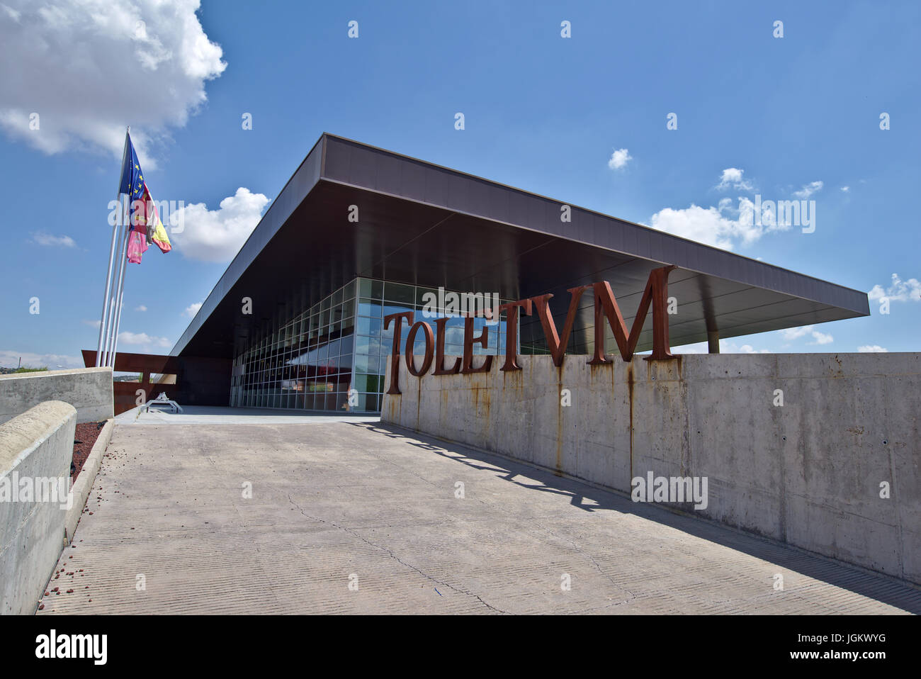 Toledo's Toletum tourist center. Unsuccessful public building ...