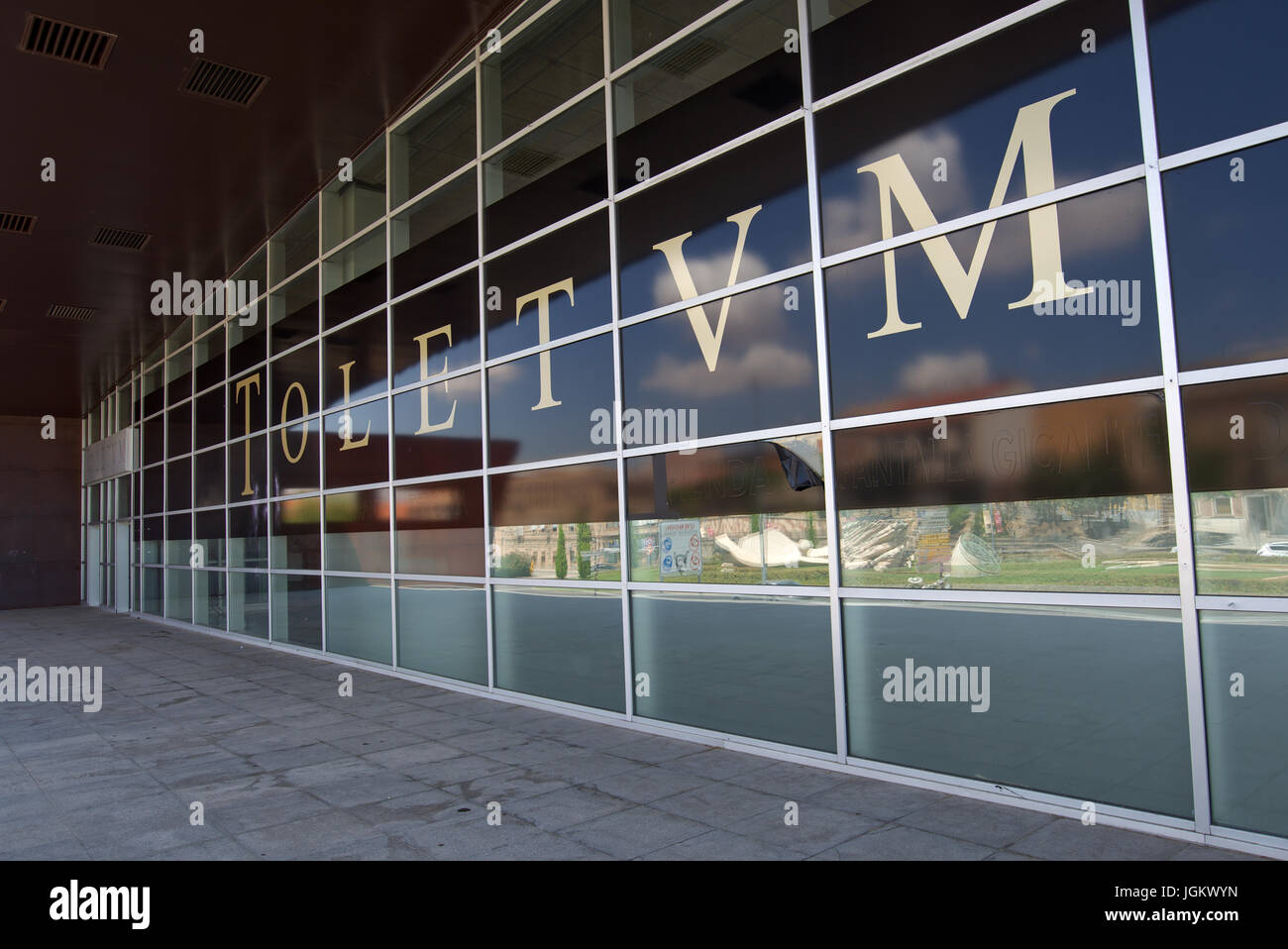 Toledo's Toletum tourist center. Unsuccessful public building ...