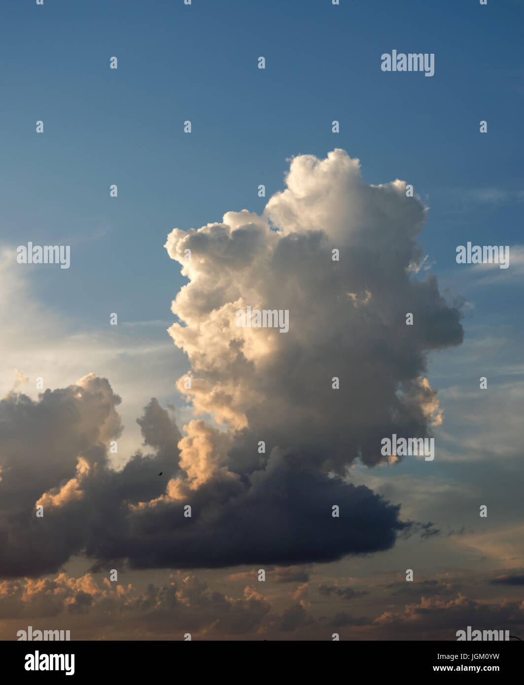 Hot weather sky hi-res stock photography and images - Alamy