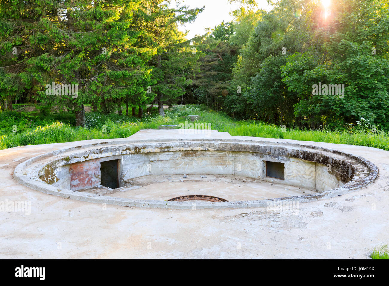 Cannon platform hi-res stock photography and images - Alamy