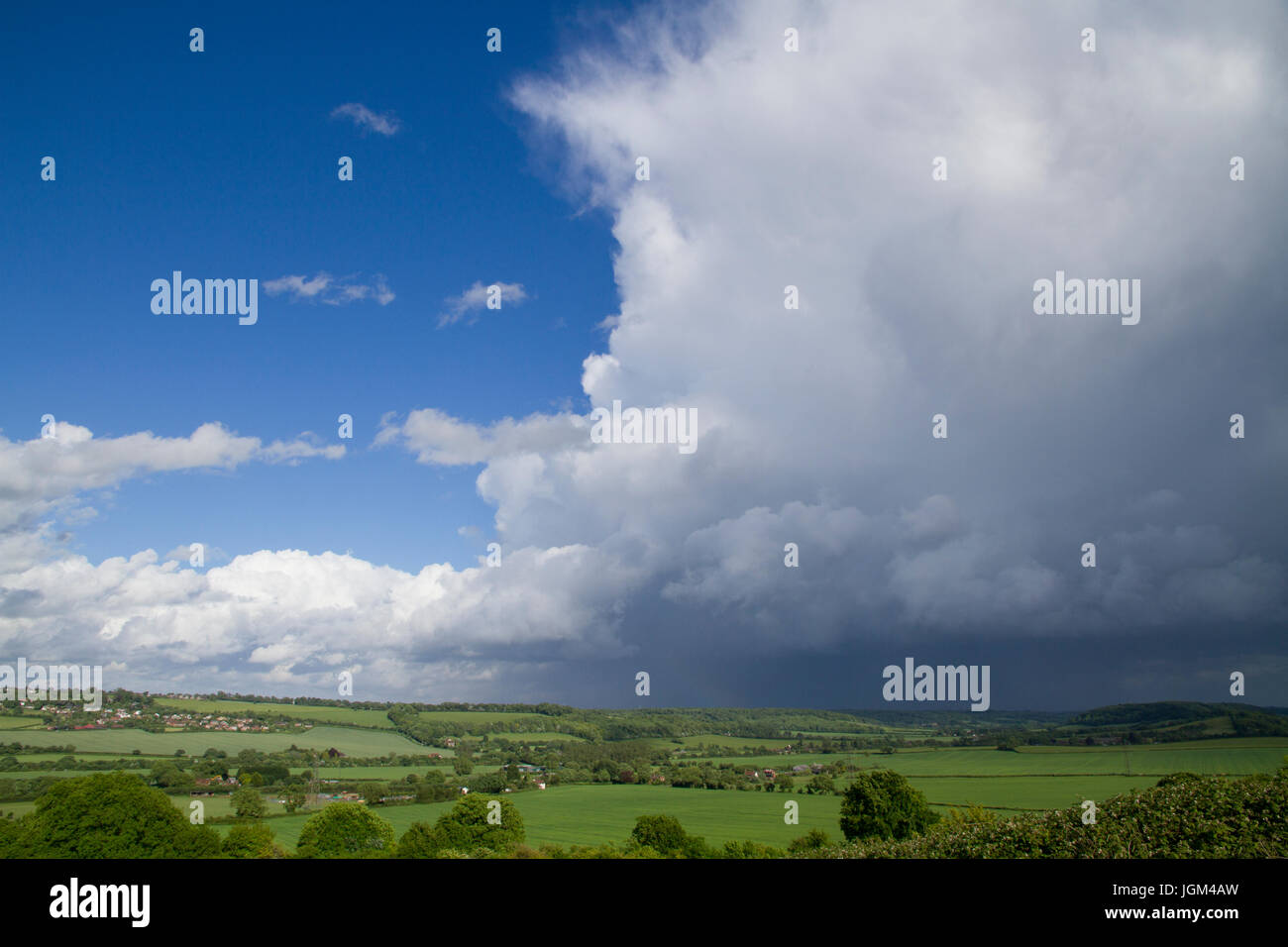 Scudding Clouds Stock Photos & Scudding Clouds Stock Images - Alamy