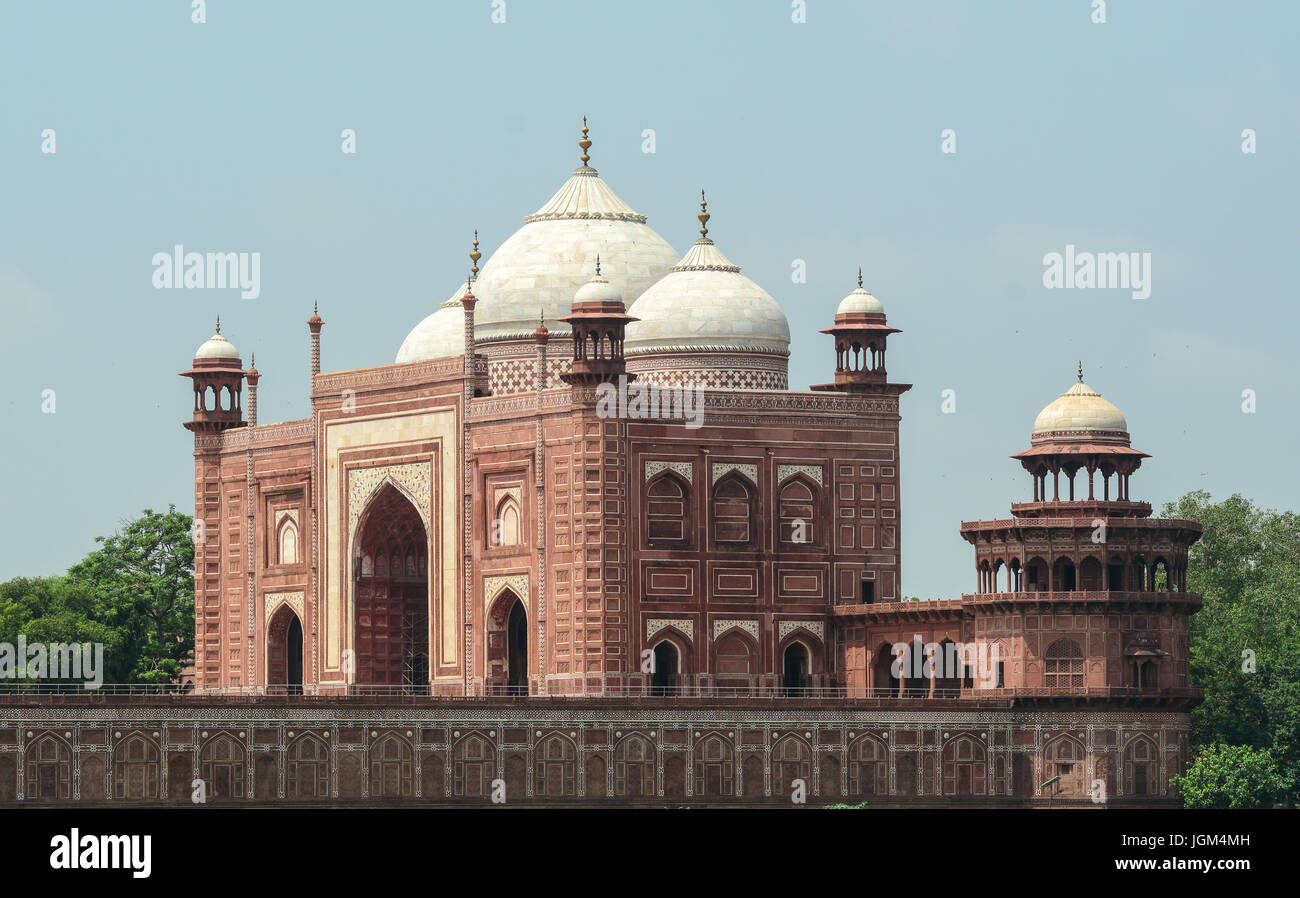 Taj mahal entrance gates hi-res stock photography and images - Alamy