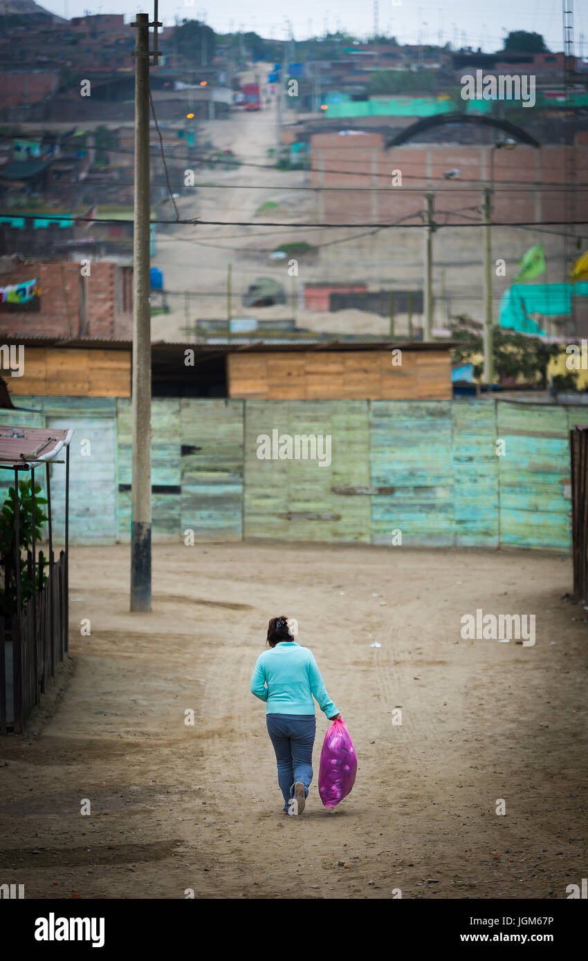Peru slum peru poverty hi-res stock photography and images - Alamy