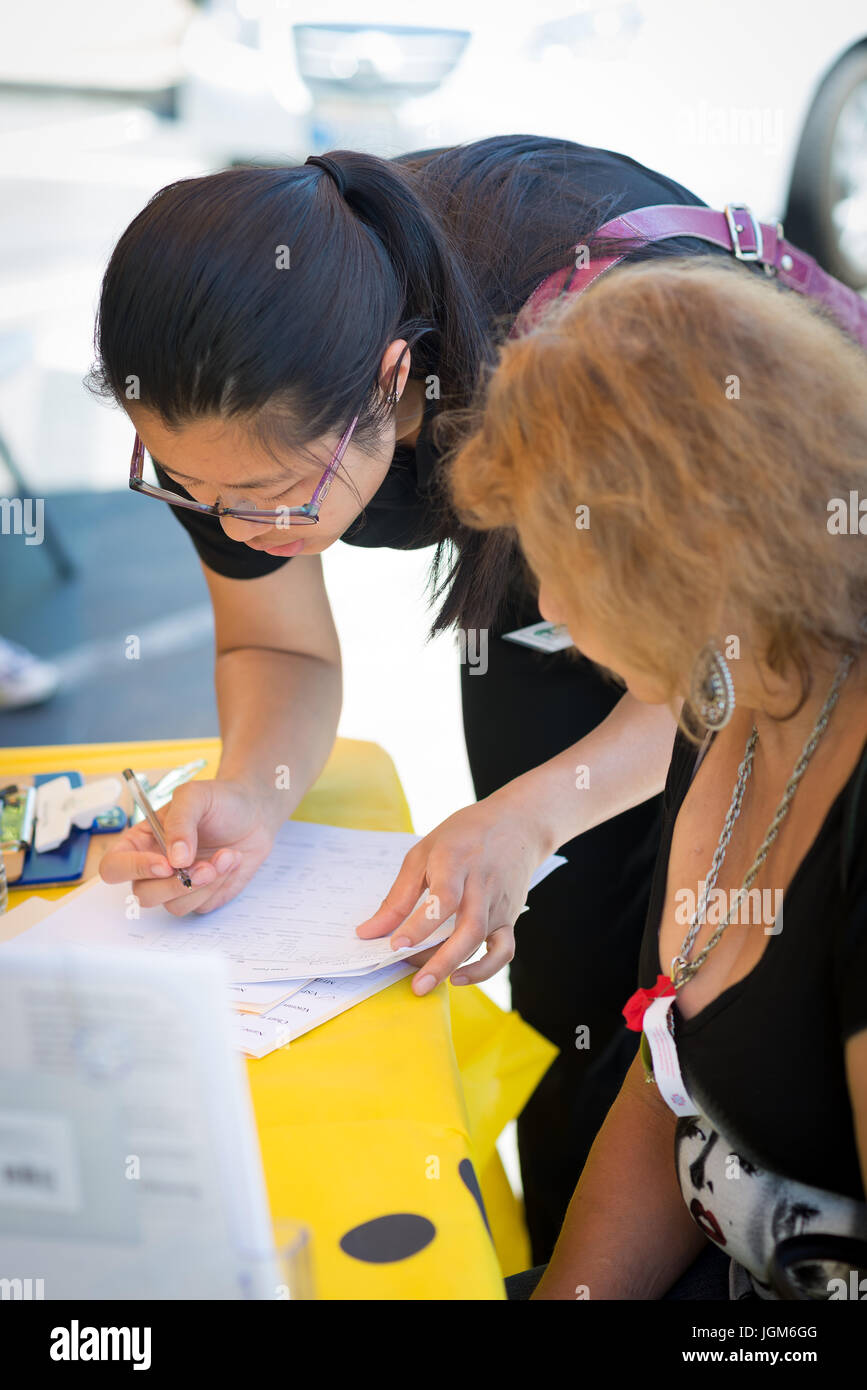 Nursing student hi-res stock photography and images - Alamy