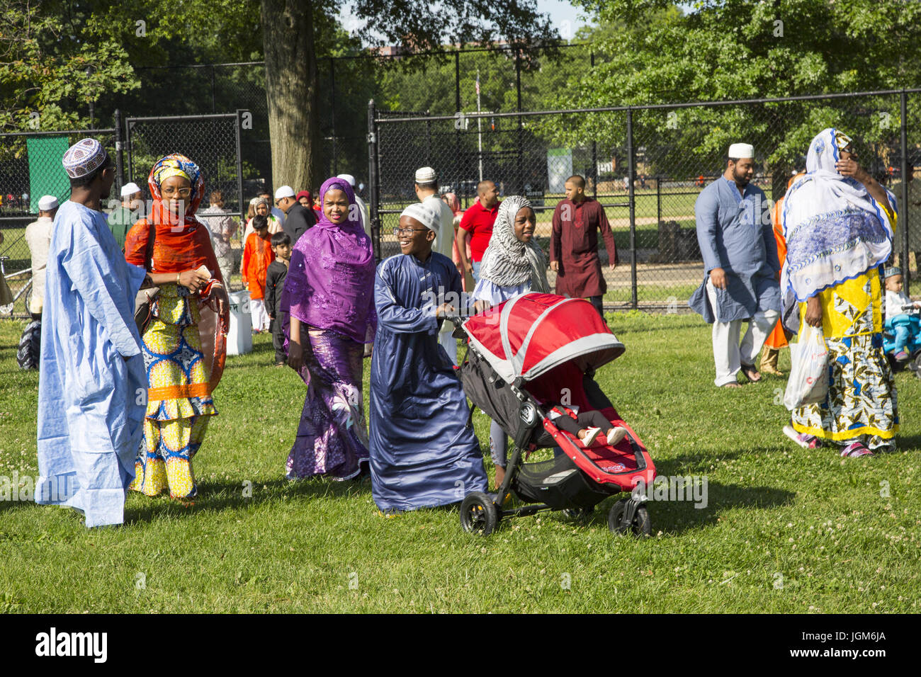 Muslim gathering park hi-res stock photography and images - Alamy