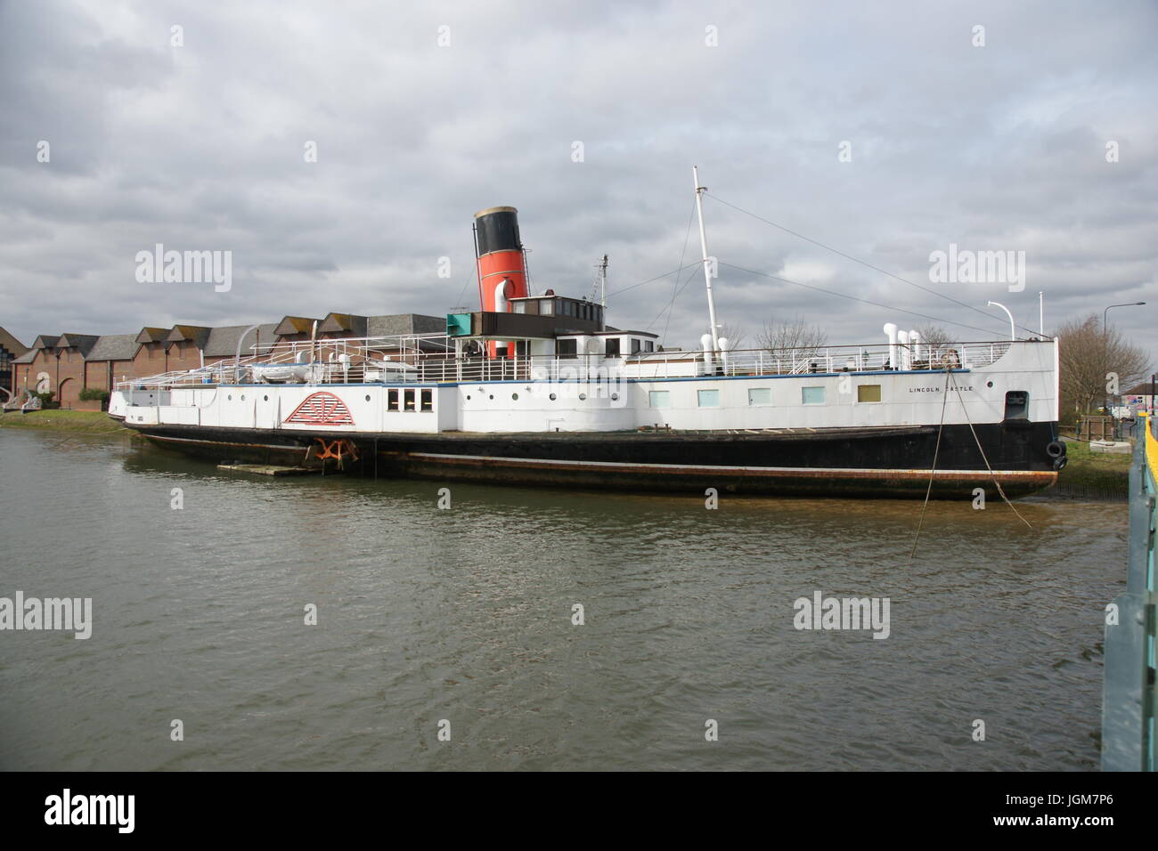 Coal fired side wheel paddle steamer hi-res stock photography and ...