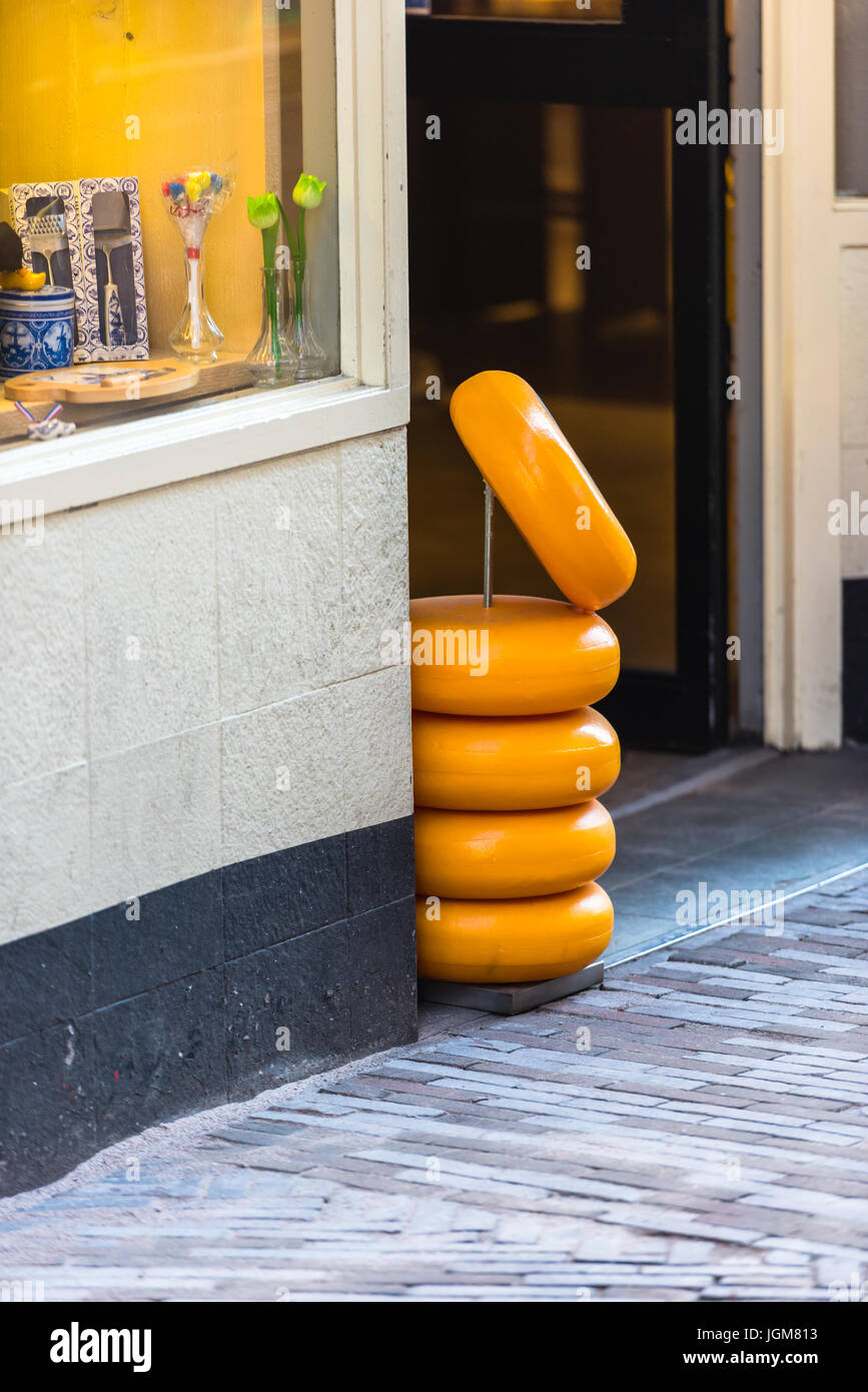 Edam wheels hi-res stock photography and images - Alamy