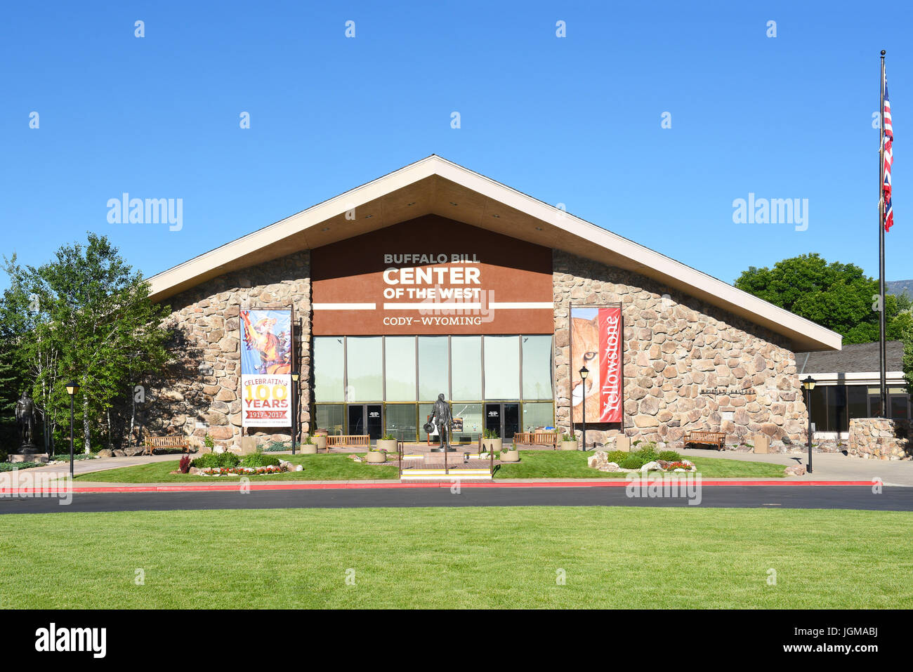 Buffalo bill center west statue hi-res stock photography and images - Alamy