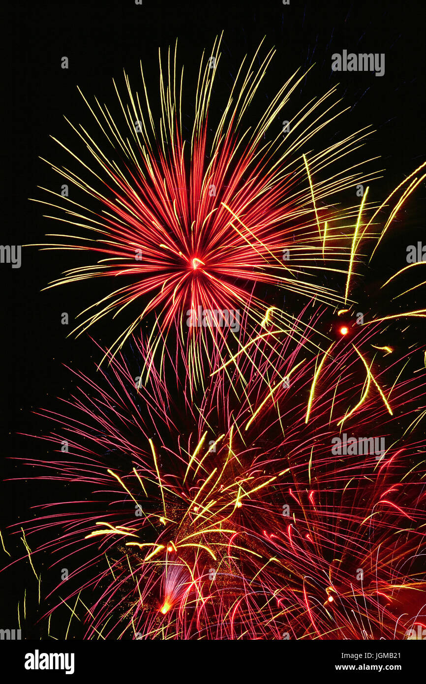 Fireworks in Montreal, Canada, Golden Jupiter Trophy, Feuerwerk in ...