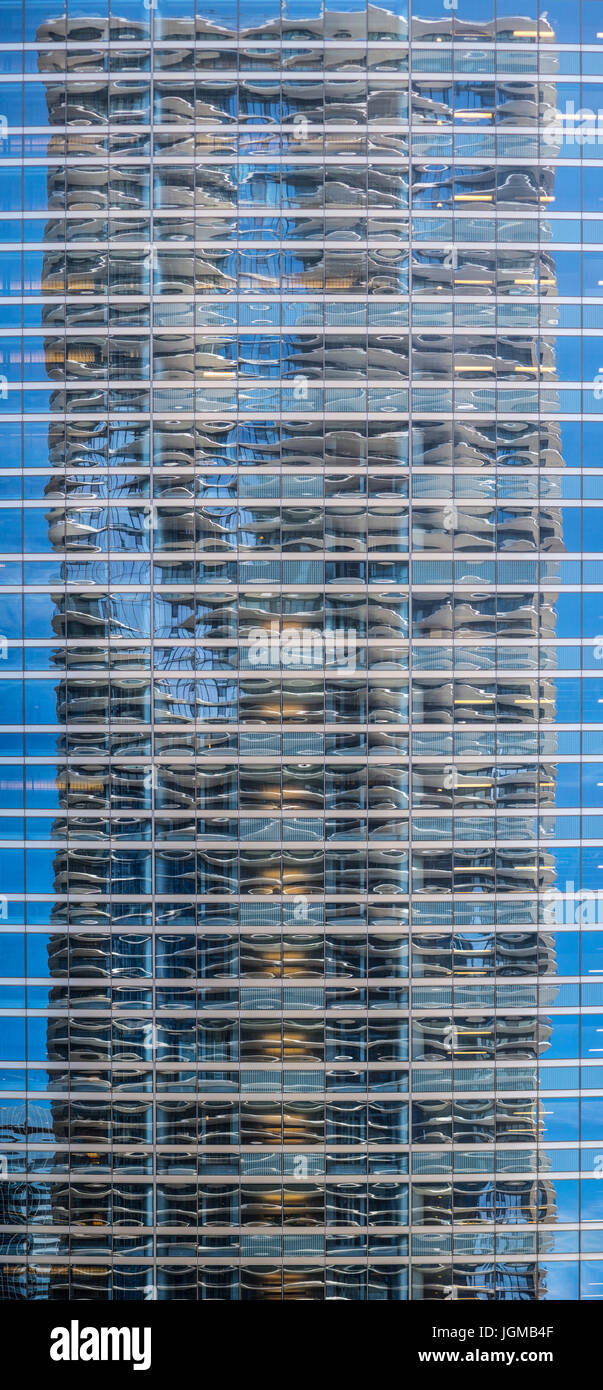 Skyscraper chicago abstract glass hi-res stock photography and images ...