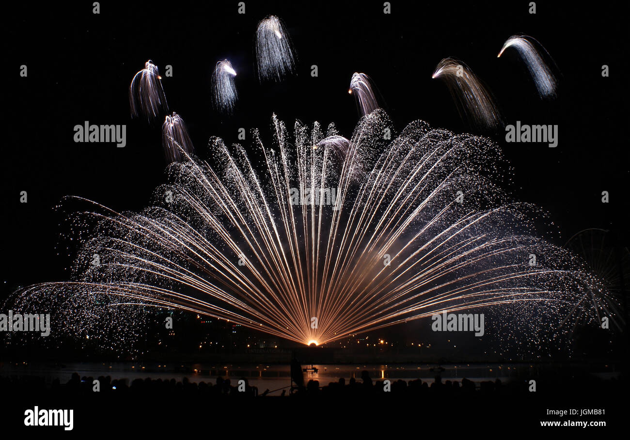 Paris france new year fireworks hi-res stock photography and images - Alamy