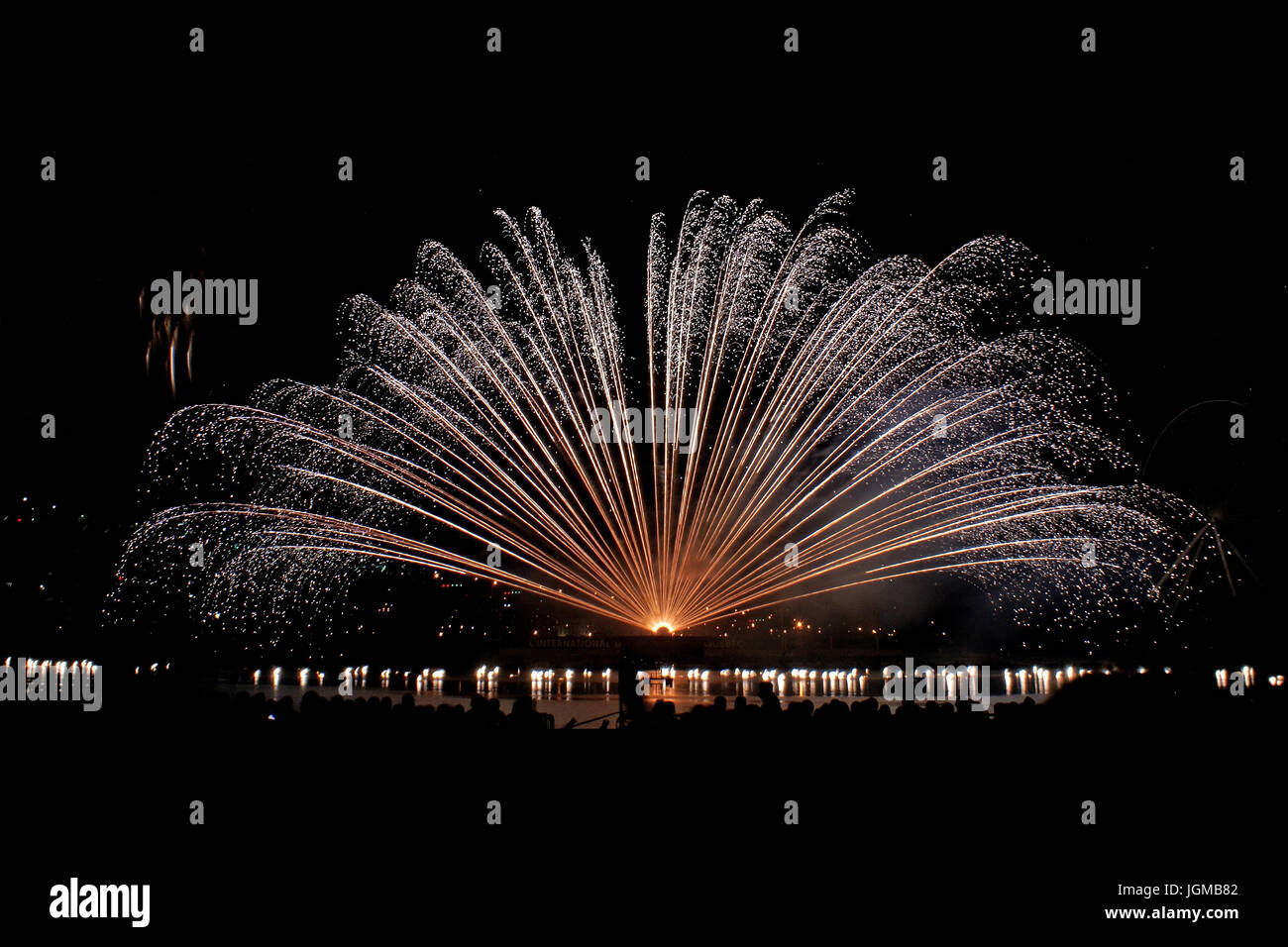 Fireworks - luminous rockets - France - Paris, Feuerwerk ...