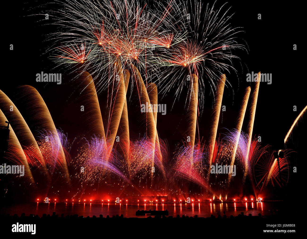 Fireworks - luminous rockets - the USA, Feuerwerk - Leuchtraketen - USA ...