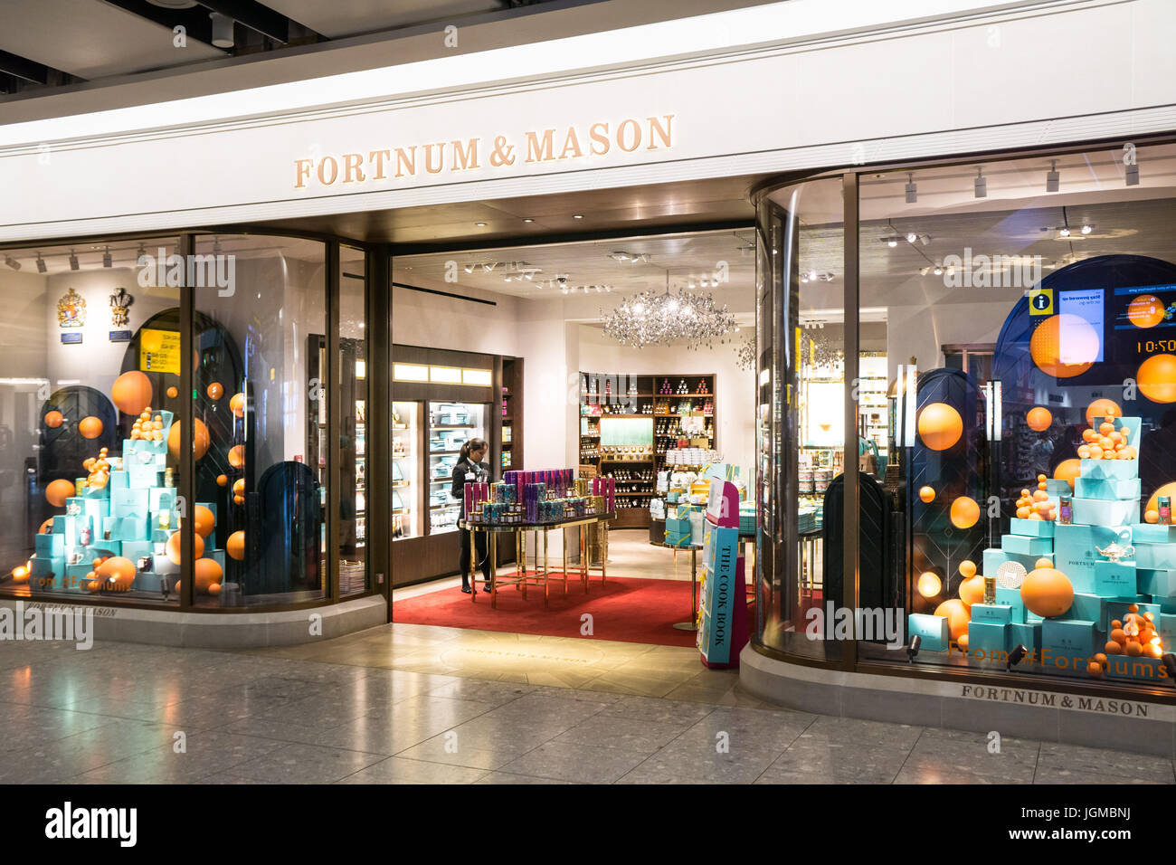 Fortnum & mason airport hi-res stock photography and images - Alamy