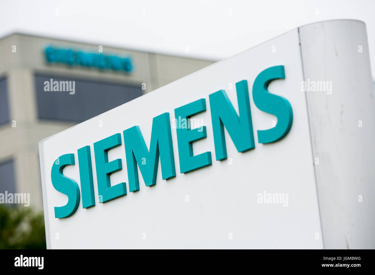 Siemens logo hi-res stock photography and images - Alamy
