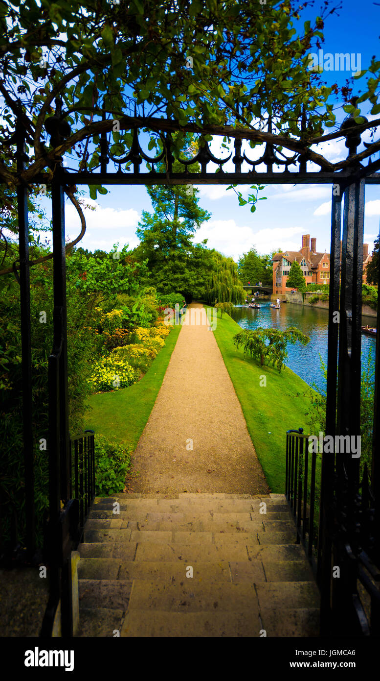 Historic campus grounds hi-res stock photography and images - Alamy