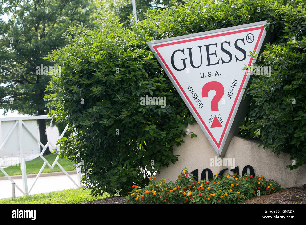 Guess the logo hi-res stock photography and images - Alamy