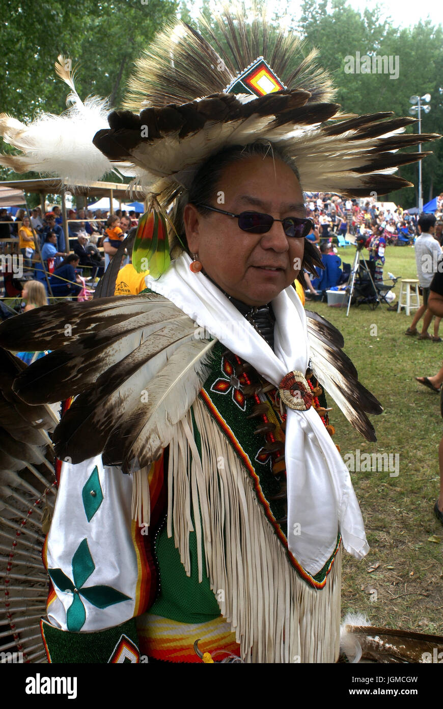 Mohikaner with the Pow-Wow in the Kahnawake reserve near Montreal ...