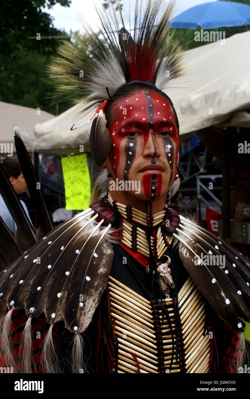 Mohikaner with the Pow-Wow in the Kahnawake reserve near Montreal ...