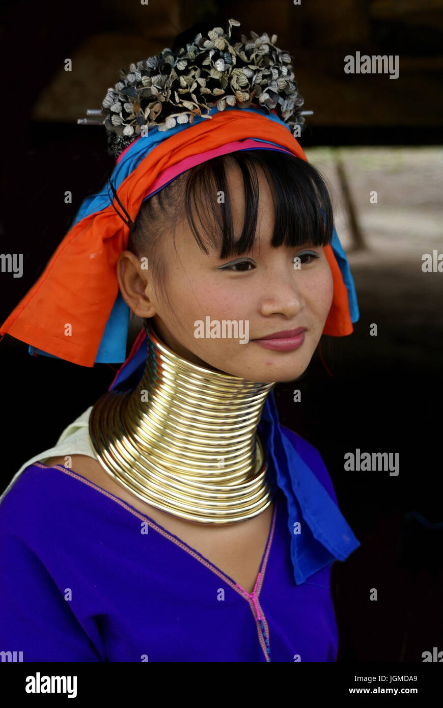 Long neck women, to cirques Padaung with Mae Hong Son in Thailand ...