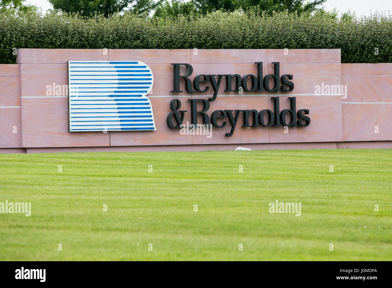 Reynolds And Reynolds Logo