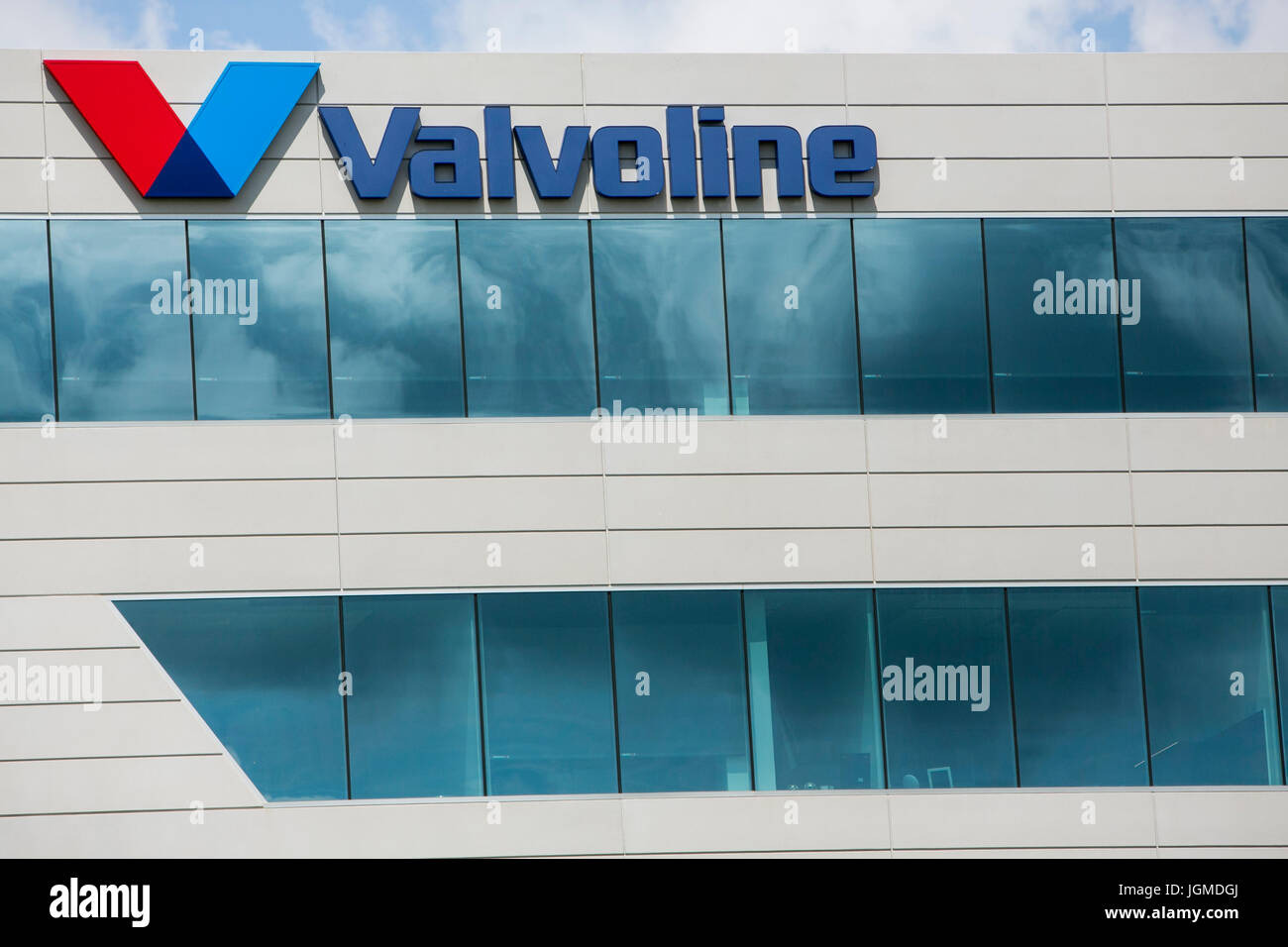 Valvoline hi-res stock photography and images - Alamy