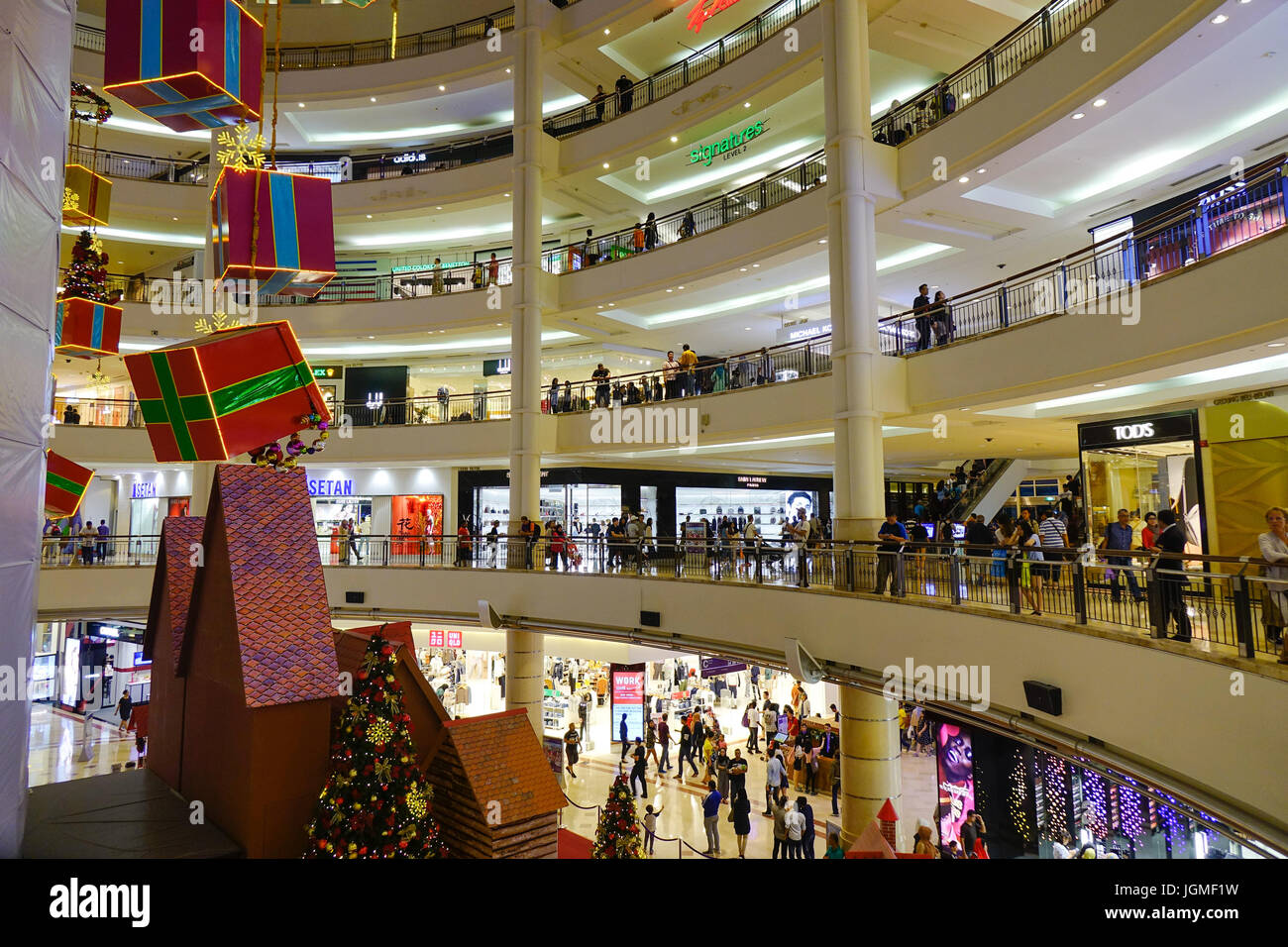 KUALA LUMPUR, MALAYSIA - JAN 2. Interior of Suria KLCC in KL, Malaysia ...