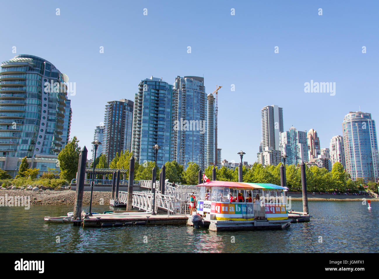 Aquabus pier hi-res stock photography and images - Alamy