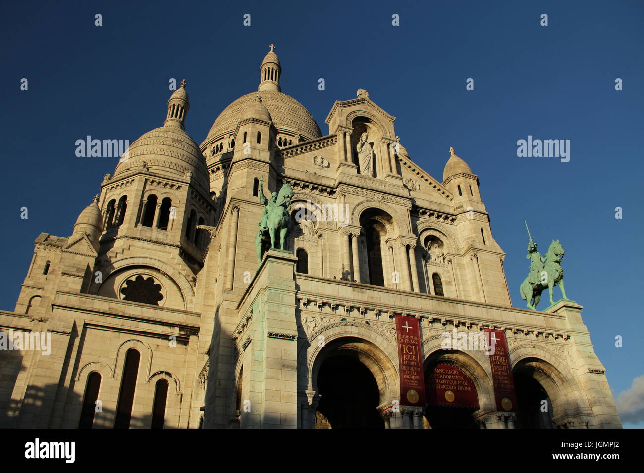 Basilica Sacred Heart of Paris Stock Photo - Alamy