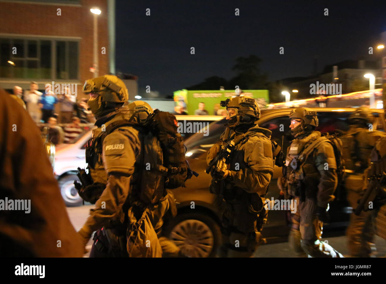 Heavy armed special unit GSG9. In the night in Schanzenviertel new ...