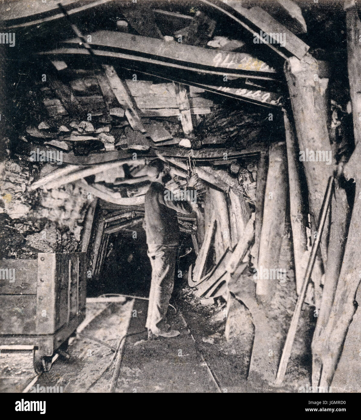 Coal mining about 1900 in a Midlands colliery, Britain Stock Photo - Alamy Coal mining about 1900 in a Midlands colliery, Britain Stock Photo - Alamy
